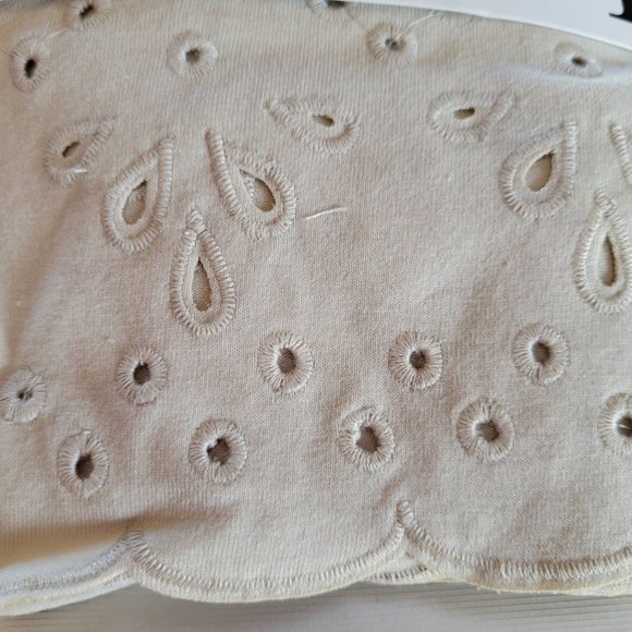 HUE | Pants & Jumpsuits | Nip Hue Eyelet Hem Cotton Skimmer Leggings In ...